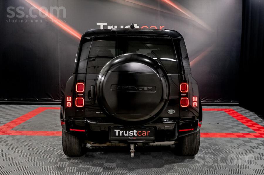 Melns Land Rover Defender 2020 Tallina, ar dzinēja tilpumu 2.00 L un nobraukumu 84 tūkst. km par 46500 €, foto 12 vietnē AUTOMOTO.COM.LV