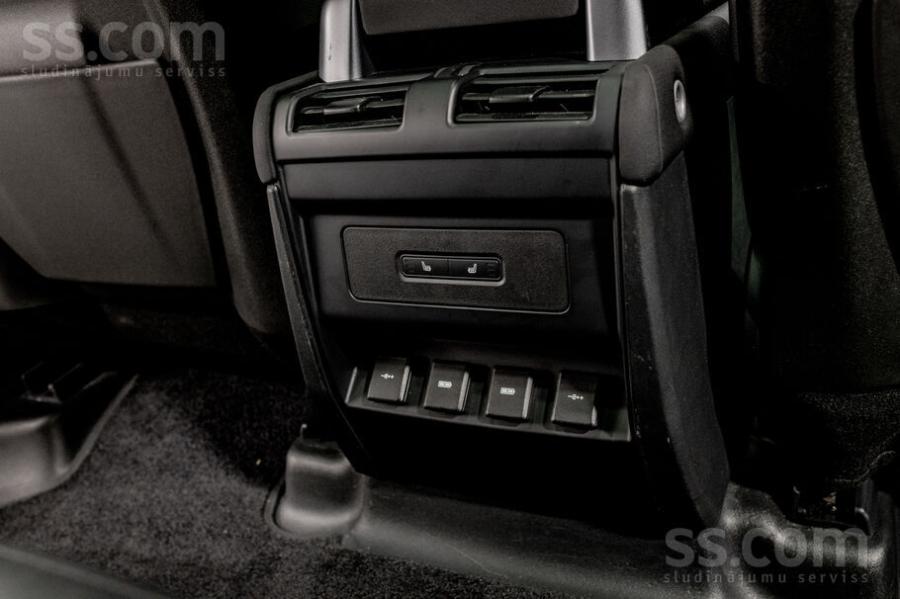 Melns Land Rover Defender 2020 Tallina, ar dzinēja tilpumu 2.00 L un nobraukumu 84 tūkst. km par 46500 €, foto 19 vietnē AUTOMOTO.COM.LV