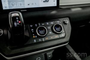 Melns Land Rover Defender 2020 Tallina, ar dzinēja tilpumu 2.00 L un nobraukumu 84 tūkst. km par 46500 €, foto 26 vietnē AUTOMOTO.COM.LV