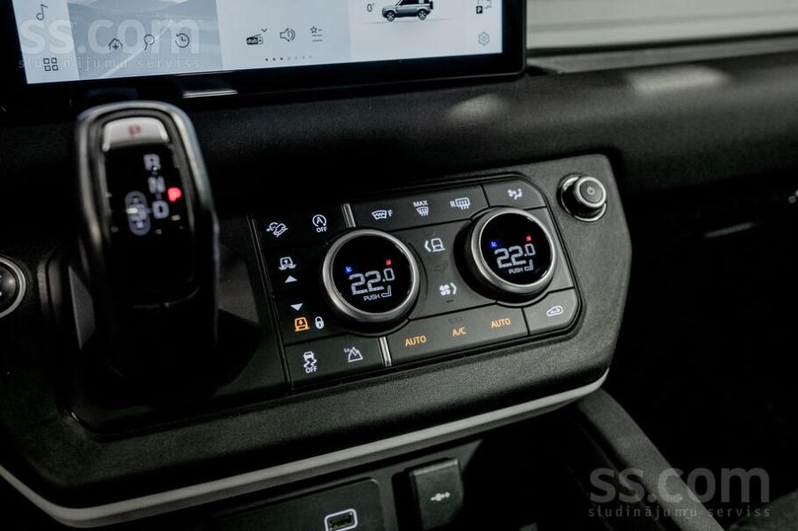 Melns Land Rover Defender 2020 Tallina, ar dzinēja tilpumu 2.00 L un nobraukumu 84 tūkst. km par 46500 €, foto 26 vietnē AUTOMOTO.COM.LV