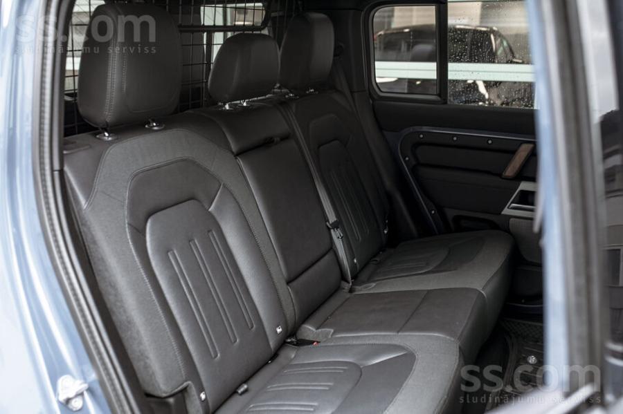 Zils Land Rover Defender 2021 Rīga, ar dzinēja tilpumu 3.00 L un nobraukumu 106 tūkst. km par 58500 €, foto 8 vietnē AUTOMOTO.COM.LV