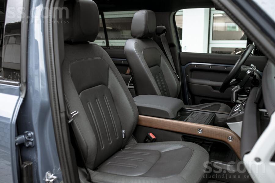 Zils Land Rover Defender 2021 Rīga, ar dzinēja tilpumu 3.00 L un nobraukumu 106 tūkst. km par 58500 €, foto 10 vietnē AUTOMOTO.COM.LV