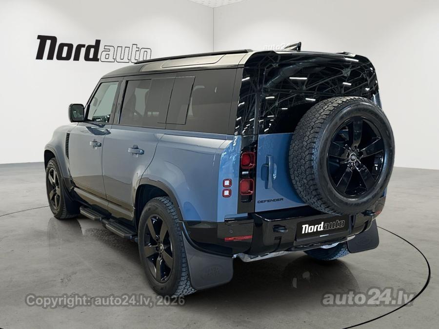Zils Land Rover Defender 2025 Tallina, ar dzinēja tilpumu 3.00 L un nobraukumu 25 tūkst. km par 77900 €, foto 4 vietnē AUTOMOTO.COM.LV