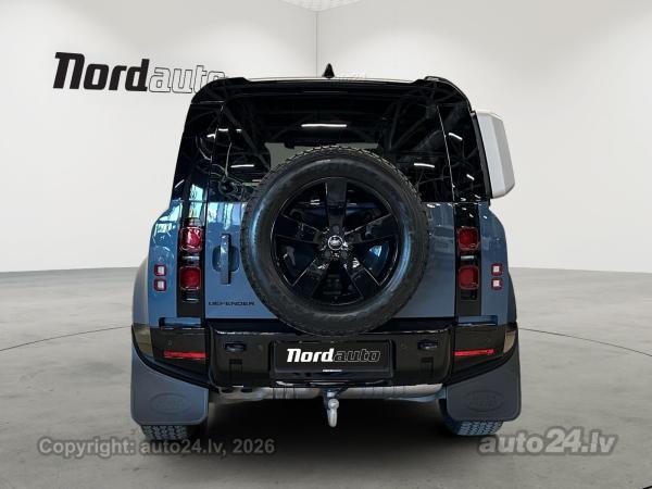 Zils Land Rover Defender 2025 Tallina, ar dzinēja tilpumu 3.00 L un nobraukumu 25 tūkst. km par 77900 €, foto 4 vietnē AUTOMOTO.COM.LV