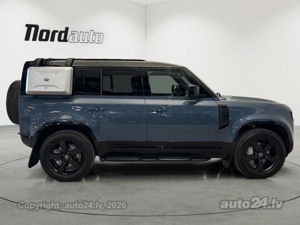Zils Land Rover Defender 2025 Tallina, ar dzinēja tilpumu 3.00 L un nobraukumu 25 tūkst. km par 77900 €, foto 6 vietnē AUTOMOTO.COM.LV