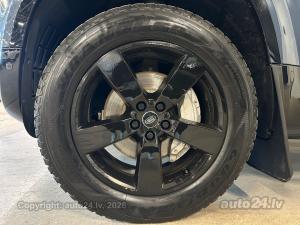 Zils Land Rover Defender 2025 Tallina, ar dzinēja tilpumu 3.00 L un nobraukumu 25 tūkst. km par 77900 €, foto 10 vietnē AUTOMOTO.COM.LV