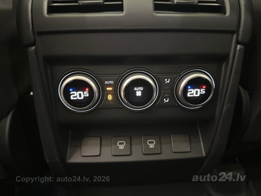 Zils Land Rover Defender 2025 Tallina, ar dzinēja tilpumu 3.00 L un nobraukumu 25 tūkst. km par 77900 €, foto 26 vietnē AUTOMOTO.COM.LV