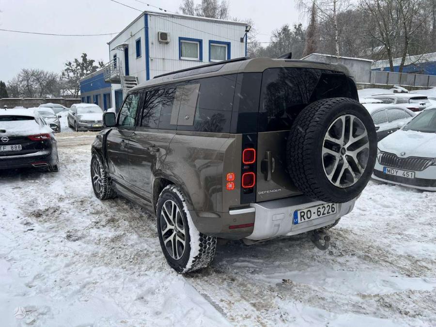 Brūns Land Rover Defender 2022 Kauņa, ar dzinēja tilpumu 3.00 L un nobraukumu 60 tūkst. km par 44900 €, foto 3 vietnē AUTOMOTO.COM.LV