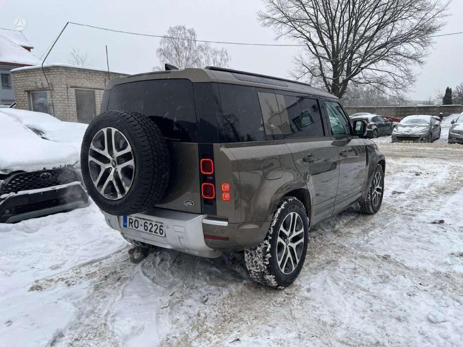 Brūns Land Rover Defender 2022 Kauņa, ar dzinēja tilpumu 3.00 L un nobraukumu 60 tūkst. km par 44900 €, foto 4 vietnē AUTOMOTO.COM.LV