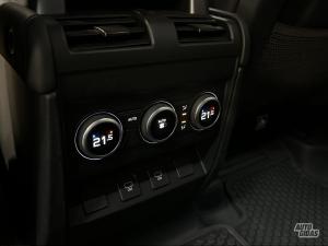 Brūns Land Rover Defender 2022 Viļņa, ar dzinēja tilpumu 3.00 L un nobraukumu 99 tūkst. km par 58000 €, foto 12 vietnē AUTOMOTO.COM.LV