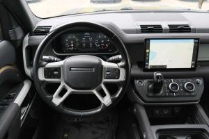 Brūns Land Rover Defender 2022 Viļņa, ar dzinēja tilpumu 3.00 L un nobraukumu 137 tūkst. km par 46950 €, foto 6 vietnē AUTOMOTO.COM.LV
