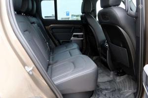 Brūns Land Rover Defender 2022 Viļņa, ar dzinēja tilpumu 3.00 L un nobraukumu 137 tūkst. km par 46950 €, foto 10 vietnē AUTOMOTO.COM.LV