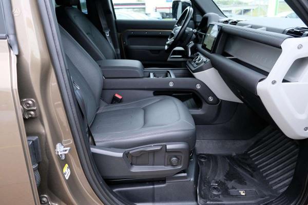 Brown Land Rover Defender 2022 in Vilnius, with an engine capacity of 3.00 L and mileage of 137 thousand km for 46950 €, photo 10 on AUTOMOTO.COM.LV