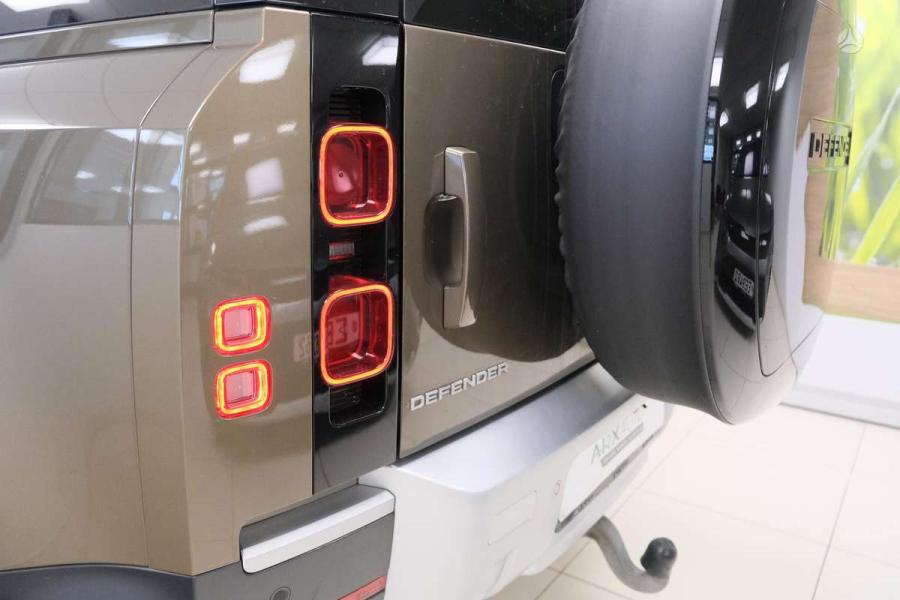 Brūns Land Rover Defender 2022 Viļņa, ar dzinēja tilpumu 3.00 L un nobraukumu 137 tūkst. km par 46950 €, foto 37 vietnē AUTOMOTO.COM.LV