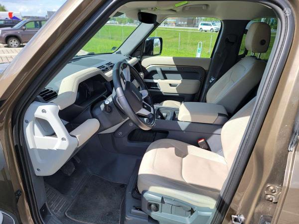 Brown Land Rover Defender 2022 in Vilnius, with an engine capacity of 3.00 L and mileage of 95 thousand km for 44900 €, photo 9 on AUTOMOTO.COM.LV