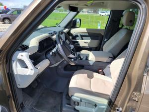 Brūns Land Rover Defender 2022 Viļņa, ar dzinēja tilpumu 3.00 L un nobraukumu 95 tūkst. km par 44900 €, foto 9 vietnē AUTOMOTO.COM.LV