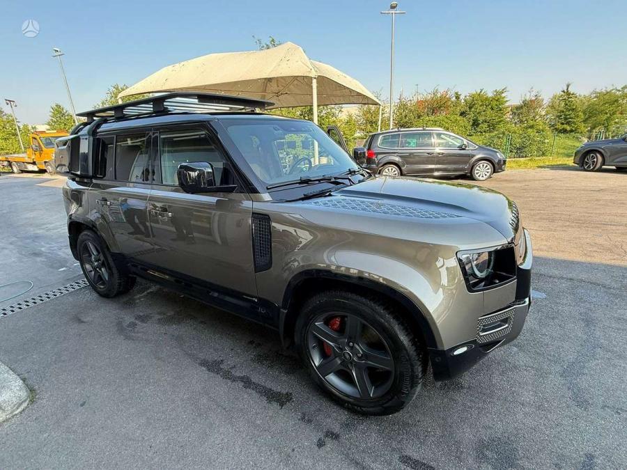 Brown Land Rover Defender 2024 in Siauliai, with an engine capacity of 3.00 L and mileage of 125 thousand km for 68000 €, photo 1 on AUTOMOTO.COM.LV