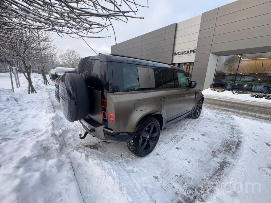 Brown Land Rover Defender 2025 in Riga, with an engine capacity of 3.00 L and mileage of 26 thousand km for 79500 €, photo 5 on AUTOMOTO.COM.LV