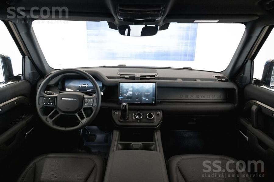 Brown Land Rover Defender 2025 in Riga, with an engine capacity of 3.00 L and mileage of 15 thousand km for 69990 €, photo 10 on AUTOMOTO.COM.LV