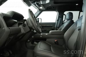 Brown Land Rover Defender 2025 in Riga, with an engine capacity of 3.00 L and mileage of 15 thousand km for 69990 €, photo 12 on AUTOMOTO.COM.LV