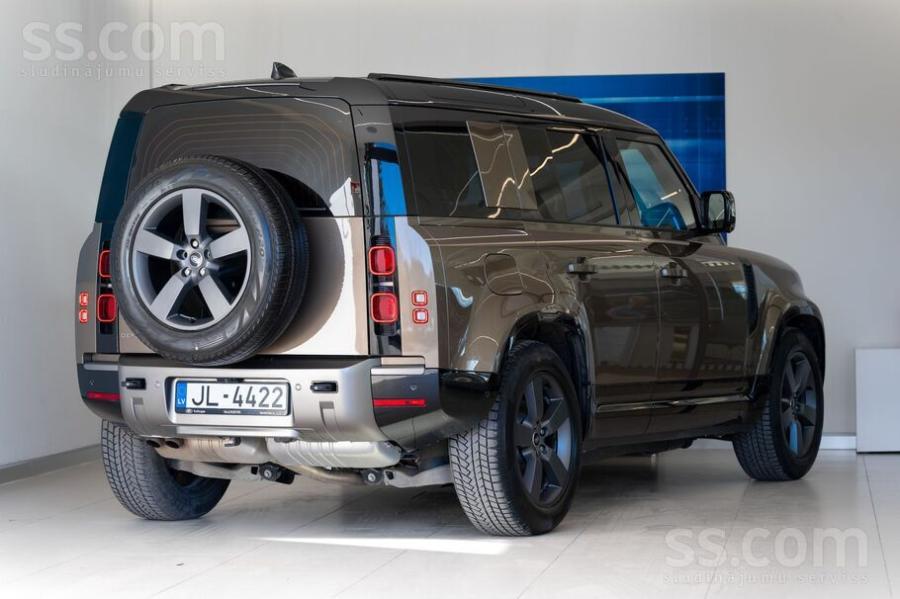 Brown Land Rover Defender 2025 in Riga, with an engine capacity of 3.00 L and mileage of 15 thousand km for 69990 €, photo 5 on AUTOMOTO.COM.LV