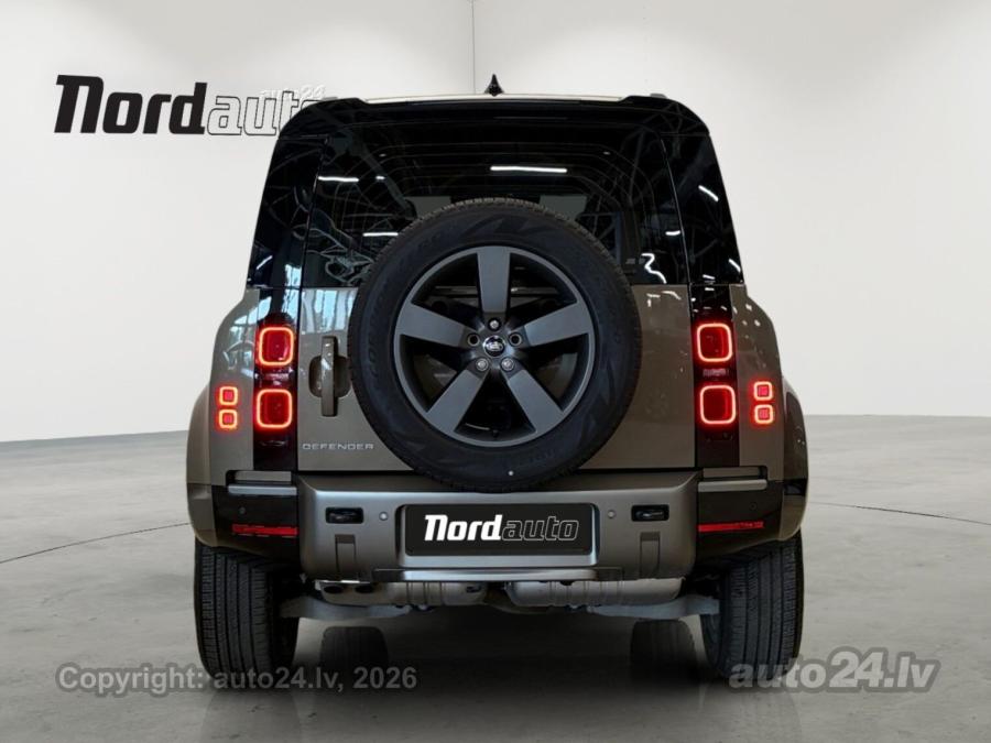 Brūns Land Rover Defender 2025 Tallina, ar dzinēja tilpumu 3.00 L un nobraukumu 19 tūkst. km par 71900 €, foto 5 vietnē AUTOMOTO.COM.LV