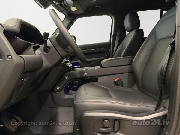Brūns Land Rover Defender 2025 Tallina, ar dzinēja tilpumu 3.00 L un nobraukumu 19 tūkst. km par 71900 €, foto 6 vietnē AUTOMOTO.COM.LV