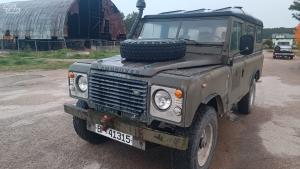 Land Rover Defender 1974 in Kaunas, with an engine capacity of 2.40 L and mileage of 90 thousand km for 4500 €, photo 4 on AUTOMOTO.COM.LV