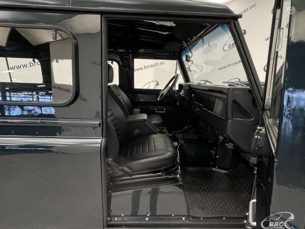 Land Rover Defender 1997 Viļņa, ar dzinēja tilpumu 0.00 L un nobraukumu 70 tūkst. km par 49900 €, foto 5 vietnē AUTOMOTO.COM.LV