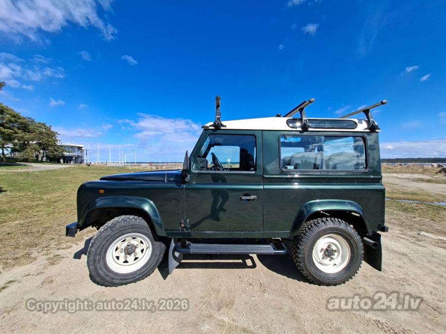 Land Rover Defender 1997 Tallina, ar dzinēja tilpumu 2.50 L un nobraukumu 240 tūkst. km par 15000 €, foto 1 vietnē AUTOMOTO.COM.LV