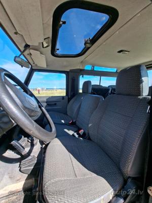 Land Rover Defender 1997 Tallina, ar dzinēja tilpumu 2.50 L un nobraukumu 240 tūkst. km par 15000 €, foto 6 vietnē AUTOMOTO.COM.LV