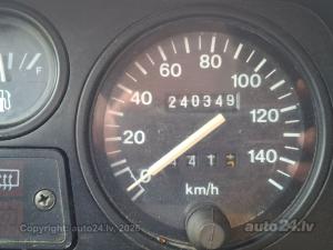 Land Rover Defender 1997 Tallina, ar dzinēja tilpumu 2.50 L un nobraukumu 240 tūkst. km par 15000 €, foto 10 vietnē AUTOMOTO.COM.LV