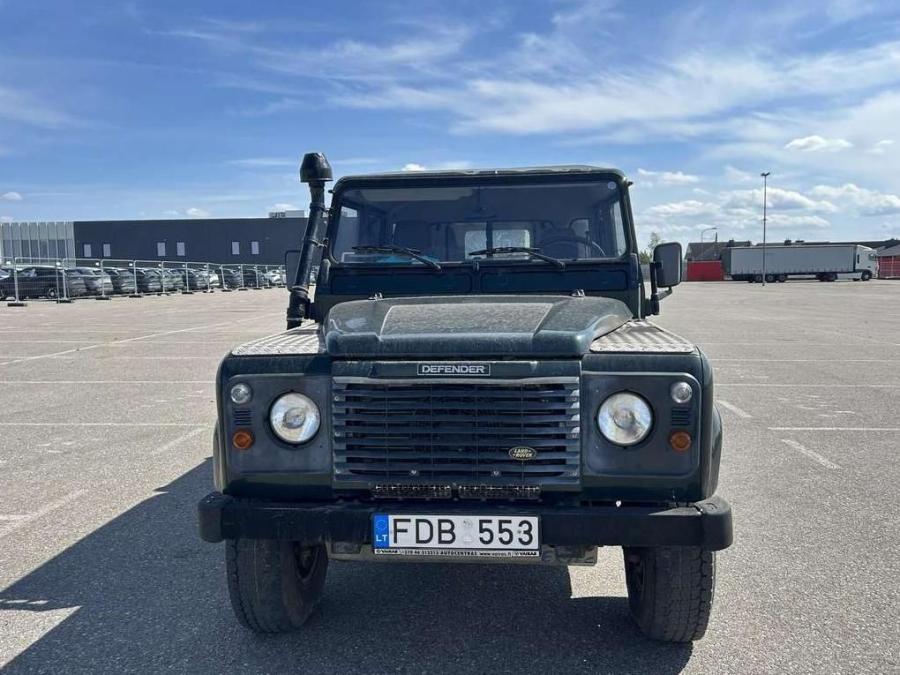 Ленд Ровер Дефендер 2001 в Вильнюс, объемом двигателя 2.50 л и пробегом 177 тыс. км за 36500 €, фото 3 на AUTOMOTO.COM.LV