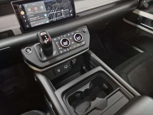 Land Rover Defender 2021 Viļņa, ar dzinēja tilpumu 3.00 L un nobraukumu 158 tūkst. km par 40000 €, foto 17 vietnē AUTOMOTO.COM.LV