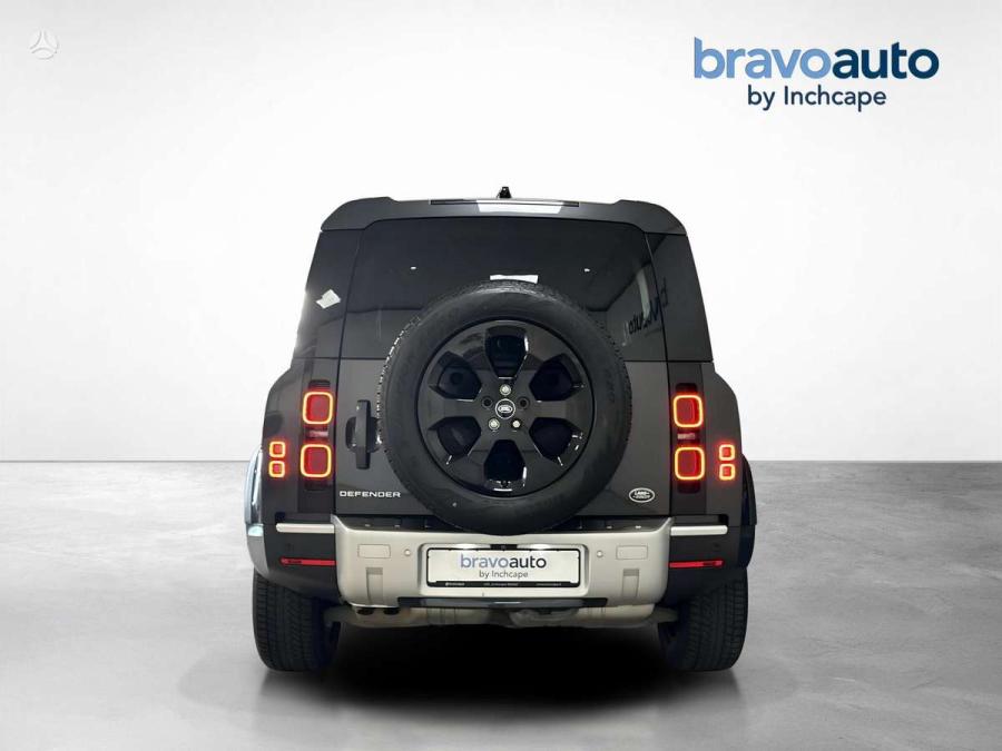 Land Rover Defender 2021 in Vilnius, with an engine capacity of 3.00 L and mileage of 167 thousand km for 40000 €, photo 5 on AUTOMOTO.COM.LV