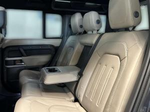 Land Rover Defender 2021 in Vilnius, with an engine capacity of 3.00 L and mileage of 167 thousand km for 40000 €, photo 21 on AUTOMOTO.COM.LV