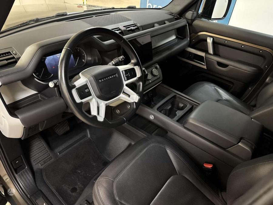 Land Rover Defender 2022 Viļņa, ar dzinēja tilpumu 3.00 L un nobraukumu 103 tūkst. km par 57000 €, foto 9 vietnē AUTOMOTO.COM.LV