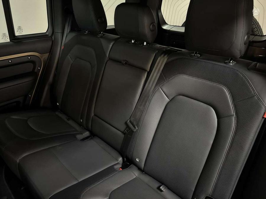 Land Rover Defender 2022 Viļņa, ar dzinēja tilpumu 3.00 L un nobraukumu 103 tūkst. km par 57000 €, foto 16 vietnē AUTOMOTO.COM.LV