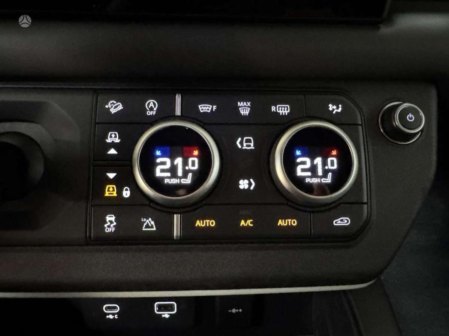 Land Rover Defender 2022 Viļņa, ar dzinēja tilpumu 3.00 L un nobraukumu 103 tūkst. km par 57000 €, foto 24 vietnē AUTOMOTO.COM.LV