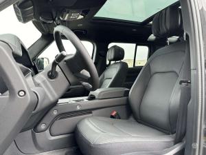 Land Rover Defender 2025 Viļņa, ar dzinēja tilpumu 3.00 L un nobraukumu 20 tūkst. km par 90500 €, foto 12 vietnē AUTOMOTO.COM.LV