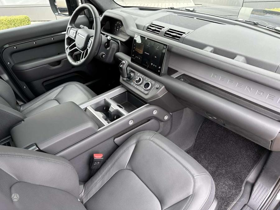 Land Rover Defender 2025 Viļņa, ar dzinēja tilpumu 3.00 L un nobraukumu 20 tūkst. km par 90500 €, foto 17 vietnē AUTOMOTO.COM.LV
