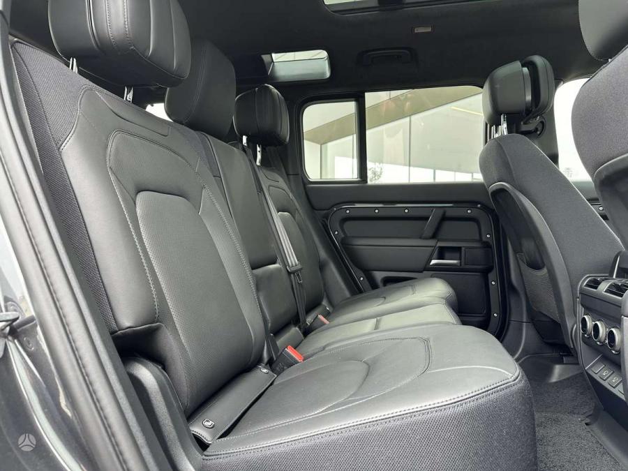 Land Rover Defender 2025 Viļņa, ar dzinēja tilpumu 3.00 L un nobraukumu 20 tūkst. km par 90500 €, foto 18 vietnē AUTOMOTO.COM.LV