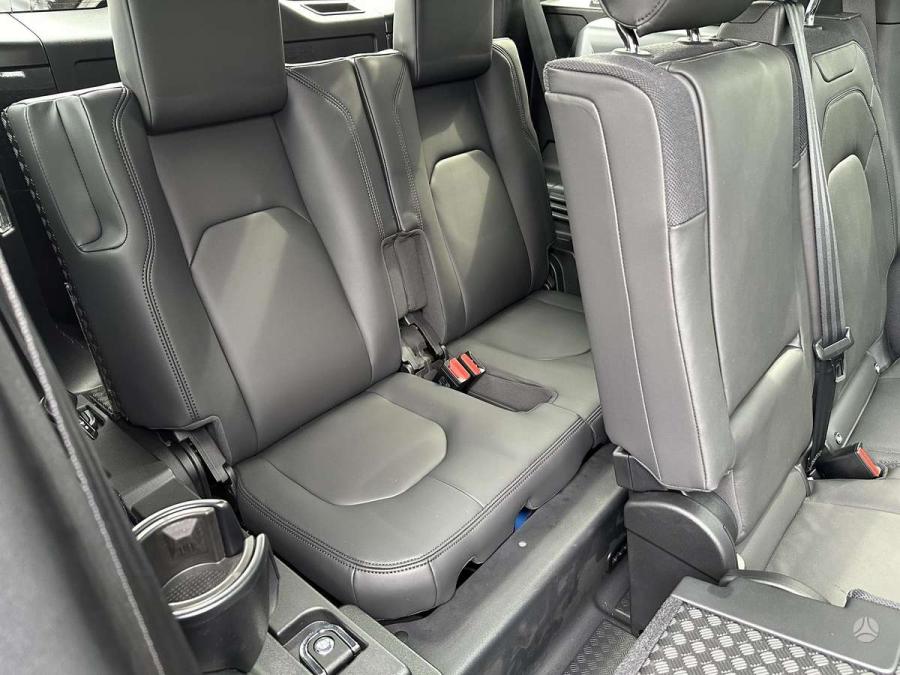 Land Rover Defender 2025 Viļņa, ar dzinēja tilpumu 3.00 L un nobraukumu 20 tūkst. km par 90500 €, foto 19 vietnē AUTOMOTO.COM.LV