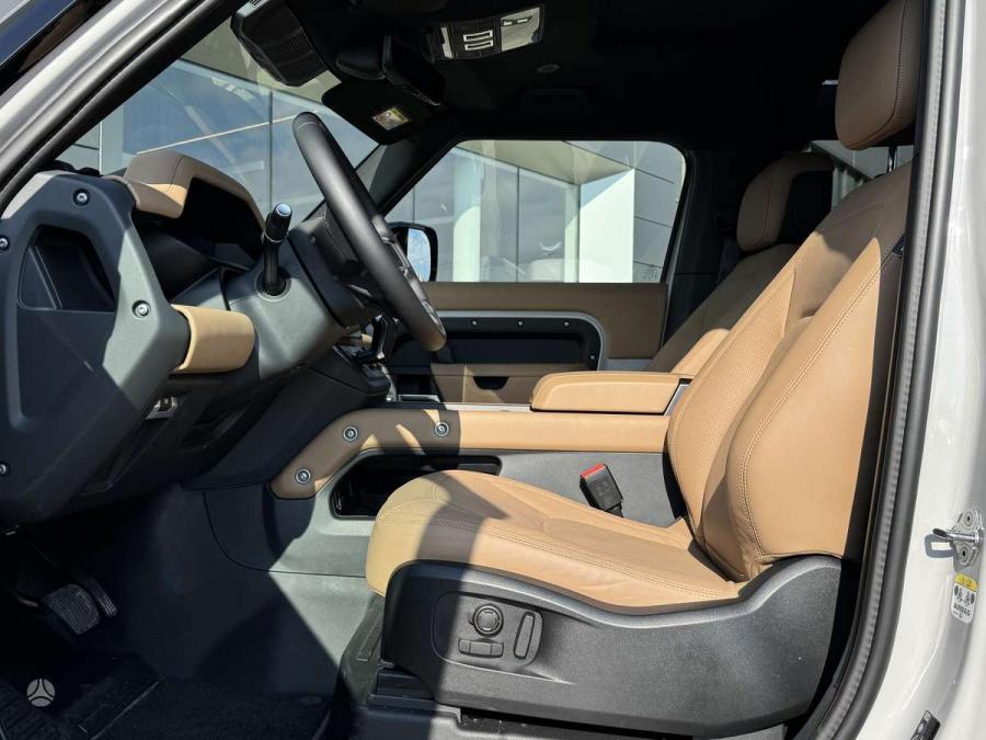 Land Rover Defender 2026 in Vilnius, with an engine capacity of 3.00 L and mileage of 14 thousand km for 81600 €, photo 9 on AUTOMOTO.COM.LV