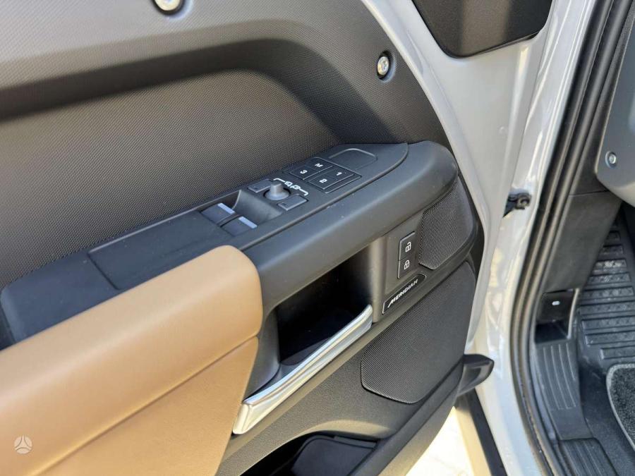 Land Rover Defender 2026 in Vilnius, with an engine capacity of 3.00 L and mileage of 14 thousand km for 81600 €, photo 11 on AUTOMOTO.COM.LV