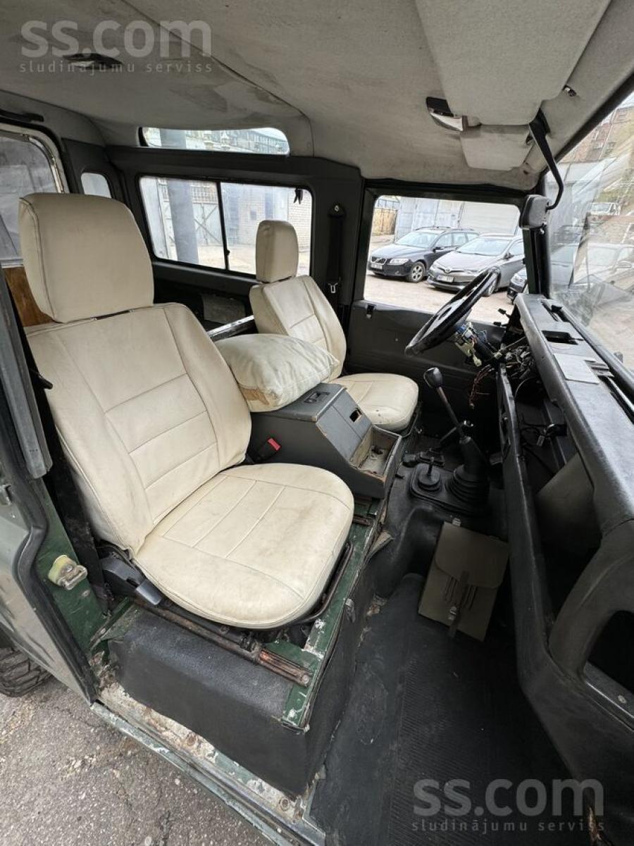 Zaļš Land Rover Defender 1996 Rīga, ar dzinēja tilpumu 2.50 L un nobraukumu 250 tūkst. km par 4000 €, foto 9 vietnē AUTOMOTO.COM.LV
