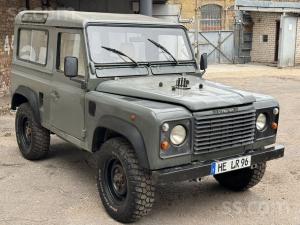 Zaļš Land Rover Defender 1996 Rīga, ar dzinēja tilpumu 2.50 L un nobraukumu 250 tūkst. km par 4000 €, foto 4 vietnē AUTOMOTO.COM.LV