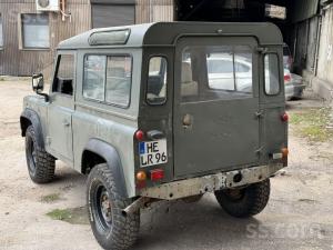 Zaļš Land Rover Defender 1996 Rīga, ar dzinēja tilpumu 2.50 L un nobraukumu 250 tūkst. km par 4000 €, foto 5 vietnē AUTOMOTO.COM.LV