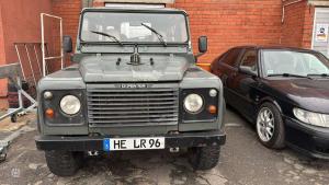 Green Land Rover Defender 1997 in Riga, with an engine capacity of 2.50 L and mileage of 250 thousand km for 5000 €, photo 5 on AUTOMOTO.COM.LV
