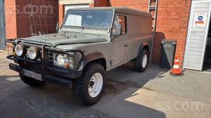 Green Land Rover Defender 1998 in Riga, with an engine capacity of 2.50 L and mileage of 300 thousand km for 7500 €, photo  on AUTOMOTO.COM.LV